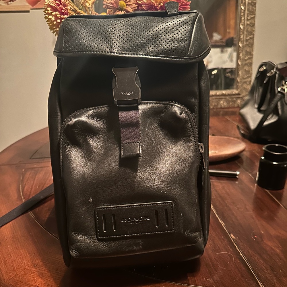 Coach Crossbody Backpack Black Leather - Gem